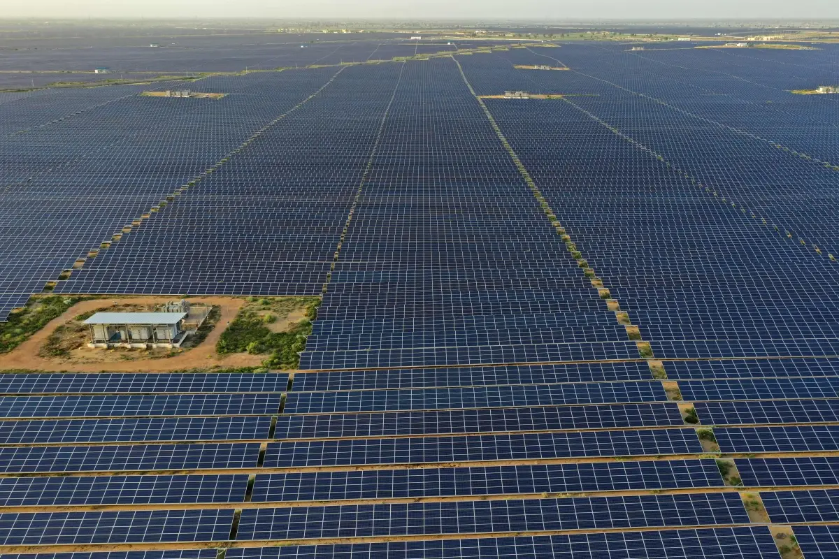 18 Pros And Cons Of Solar Farms | Are They Reliable? – Solars House